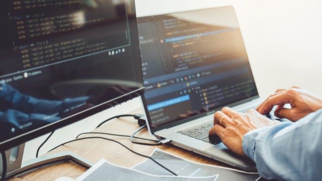 R vs Python para el análisis de datos | UNIR México